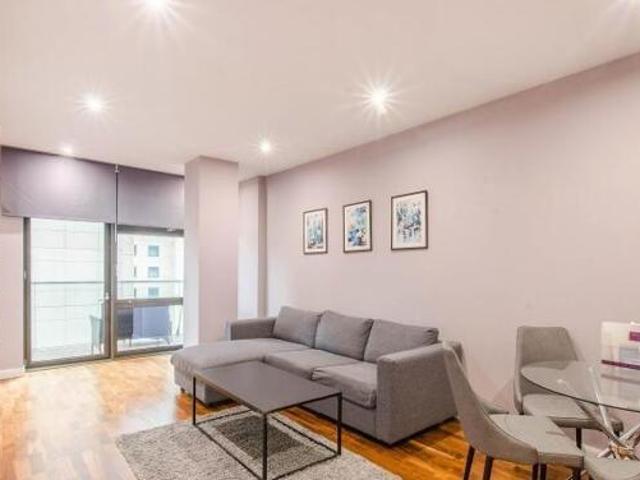 Discovery Dock Apartments West, South Quay Square, 2 Bedroom Flat