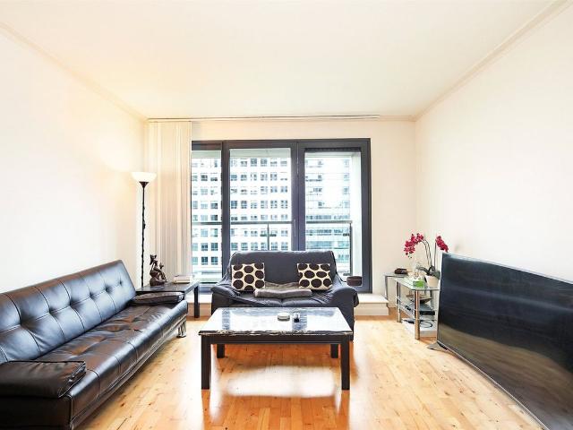 Discovery Dock Apartments, 3 South Quay Square, London E14, 2 bed flat to rent, £3,000 pcm | PrimeLocation