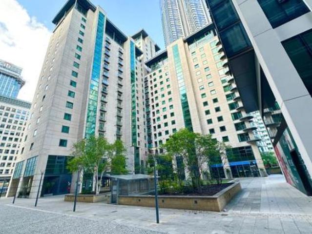 Discovery Dock, East Tower, Canary. 1 bed flat to rent £2,340 pcm £540 pw