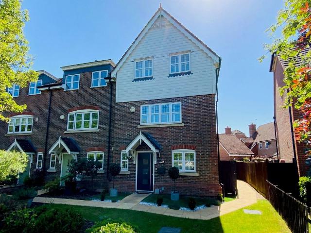 Discovery Drive, Kings Hill ME19, 4 bed end terrace house to rent, £2,800 pcm | PrimeLocation
