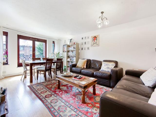 Discovery Walk, Tower Hamlets E1W, 3 bed flat to rent, £2,950 pcm | PrimeLocation