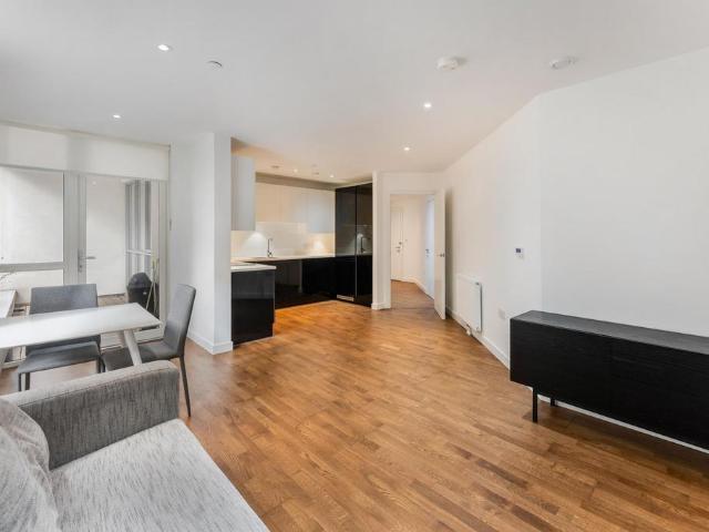 Discovery Tower, Canning Town. 1 bed apartment to rent £2,060 pcm £475 pw