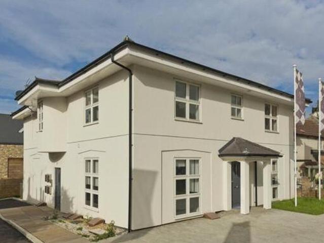 Ditton Grove, Esher, 1 Bedroom Maisonette