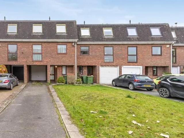 Ditton Reach, Thames Ditton, KT7 0XF, United Kingdom | 3 bed house for rent #167460253 | Rentberry