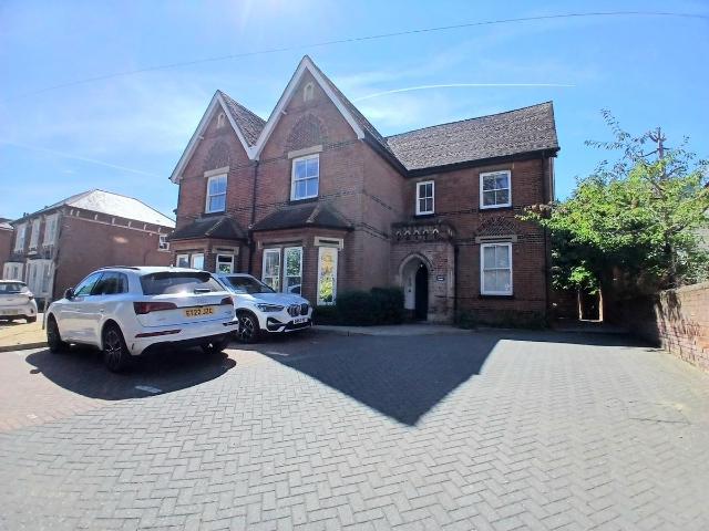 Ditchmore Lane, Stevenage SG1, 1 bed flat to rent, £1,400 pcm | PrimeLocation