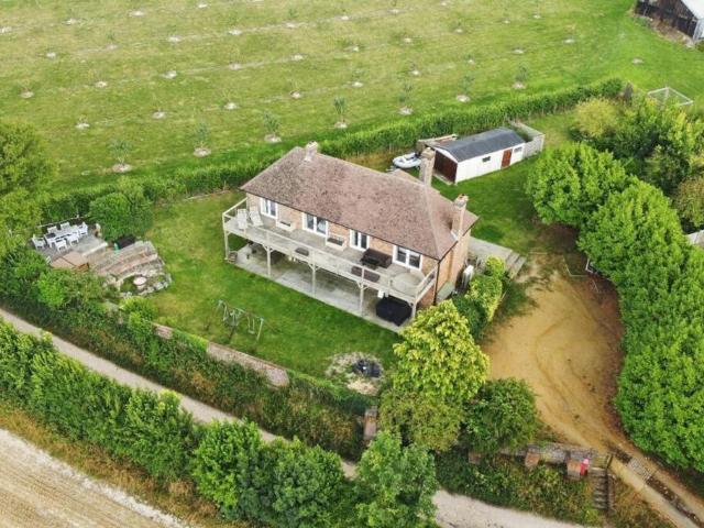 Ditcham, Petersfield, GU31 5 bed detached house to rent £3,400 pcm £785 pw