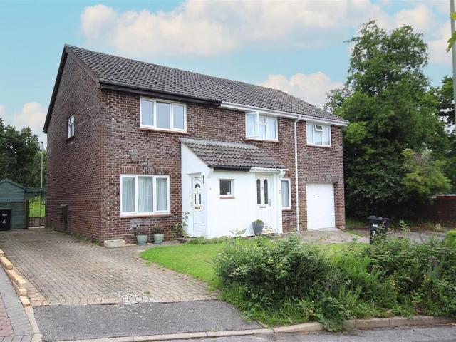 Ditchbury, Lymington 2 bed semi detached house to rent £1,280 pcm £295 pw