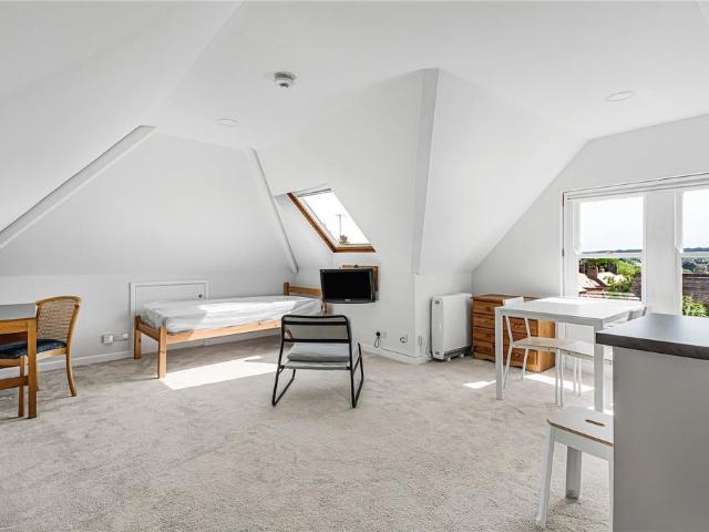 DIVINITY ROAD, COWLEY ROAD, OX4 Studio to rent £1,295 pcm £299 pw