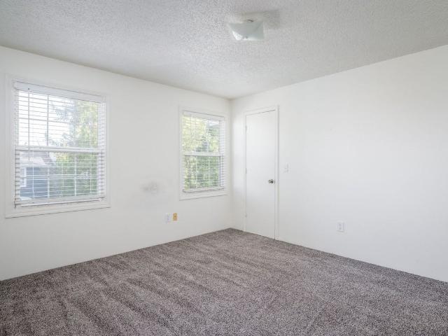 Division 890 2 Bedroom Apartment for Rent at 890 Nw Division St, Gresham, OR 97030 Gresham Northwest