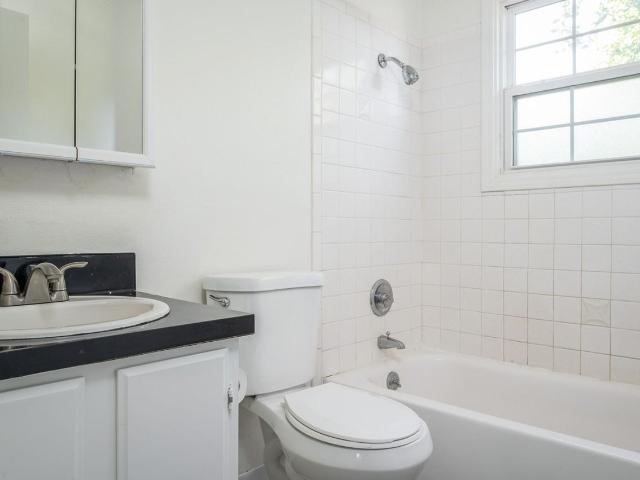Division 890 2 Bedroom Apartment for Rent at 890 Nw Division St, Gresham, OR 97030 Gresham Northwest