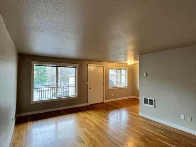 Division Apartments by Star Metro 2 Bedroom Apartment for Rent at 2703 Se Division St, Portland, OR 97202 Hosford Abernethy