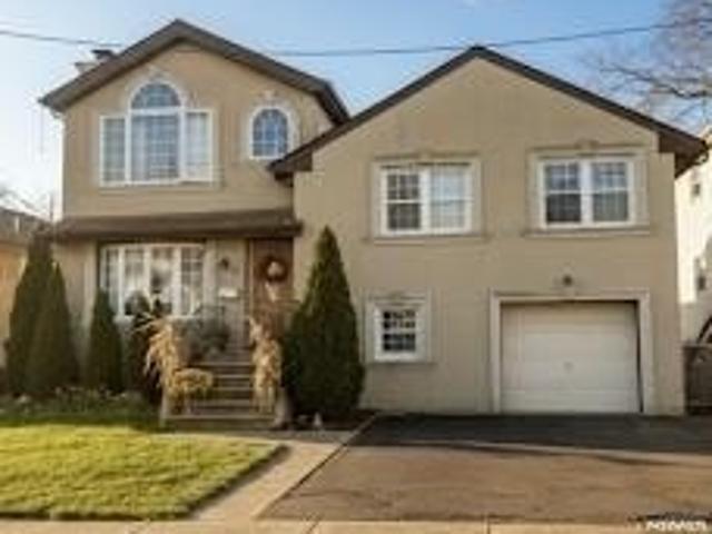 Division Ave, Garfield, Home For Sale