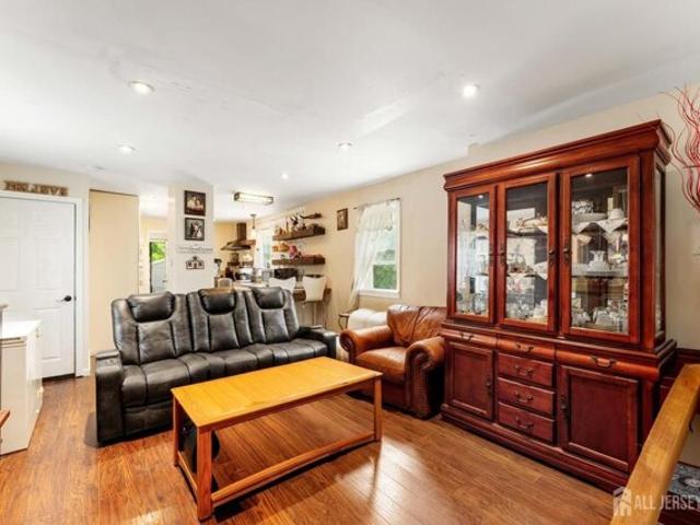 Division St, South River, Home For Sale