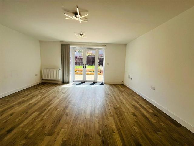 Divot Way, Basingstoke, Hampshire, RG24