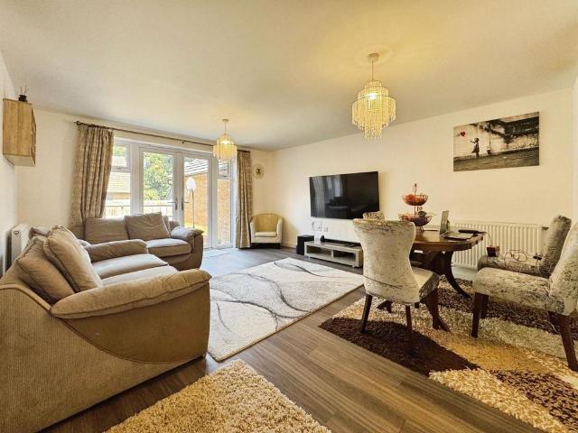 Divot Way, Basingstoke, Hampshire, RG24