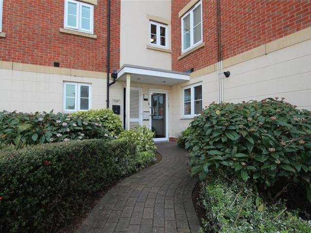 Dixon Close, Redditch B97, 2 bed flat to rent, £950 pcm | PrimeLocation