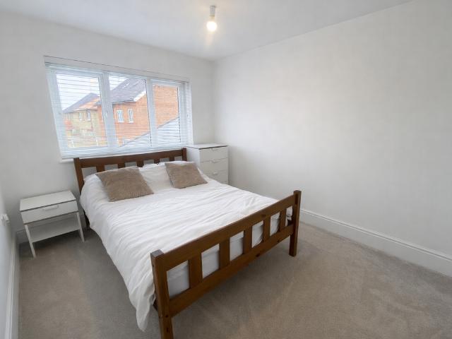 Dixon Link, Basildon, Essex SS16, Room to rent, £900 pcm | PrimeLocation