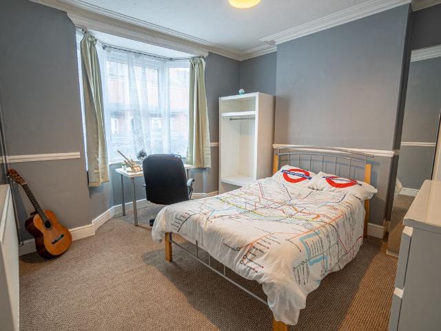Dixon Street, Lincoln LN5, 3 bed flat to rent, £520 pcm | PrimeLocation