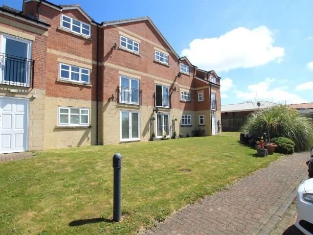 Dixons Bank, Marton In Cleveland, Middlesbrough TS7, 2 bed flat to rent, £695 pcm | PrimeLocation
