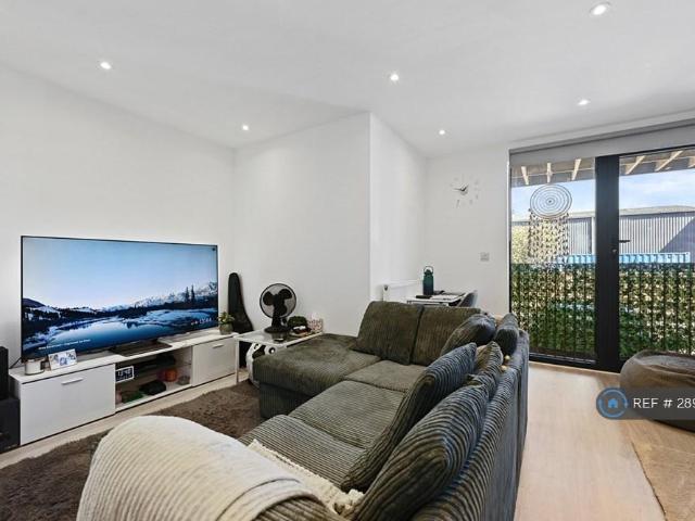 Diya Court, Harrow, HA1 1 bed flat to rent £1,600 pcm £369 pw