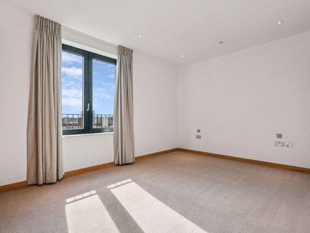 Do you think it would be stronger to say Three bedroom apartment in Ram Quarter