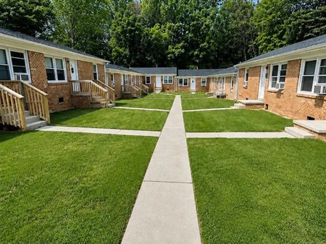 Do not miss out on this super cozy unit. It features an open floor plan that you can easily make your own. *This unit comes completely unfurnished