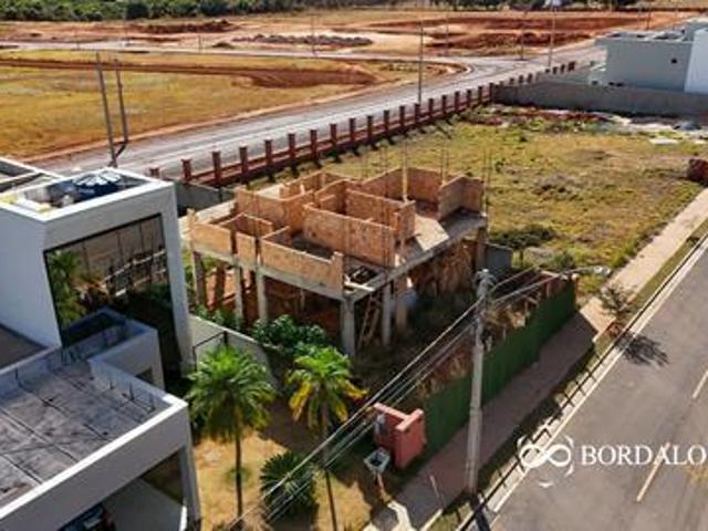 do Sol Casa em Reforma com Projetos e Estrutura Completa localizada no Jardim Botanico