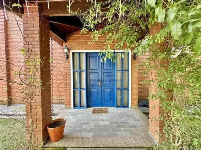 Casa com 5 suítes disponível para VENDA ou LOCAÇÃO na Granja Viana Cotia/SP