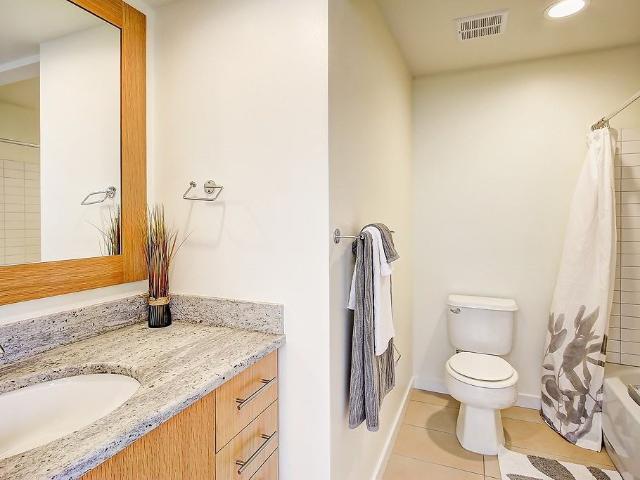 Domaine 1 Bedroom Apartment for Rent at 2483 Birch Ave N, Seattle, WA 98109 East Queen Anne