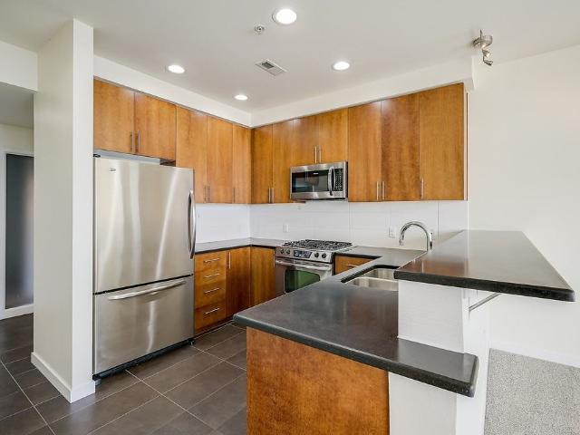 Domaine 2 Bedroom Apartment for Rent at 2483 Birch Ave N, Seattle, WA 98109 East Queen Anne