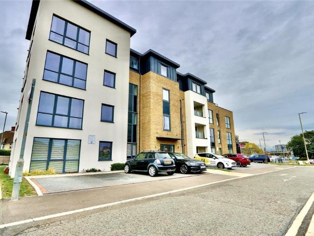 Dome Mews, 527 St Albans Road. 2 bed apartment to rent £1,650 pcm £381 pw