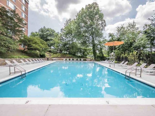 Dominion Plaza 2 Bedroom Apartment for Rent at 1200 S Courthouse Rd, Arlington, VA 22204 Columbia Heights South