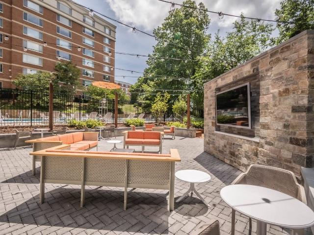 Dominion Plaza 2 Bedroom Apartment for Rent at 1200 S Courthouse Rd, Arlington, VA 22204 Columbia Heights South