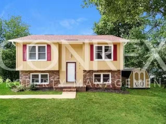 Don't Miss Out on This Simpsonville Gem! 202 W Yellow Wood Dr