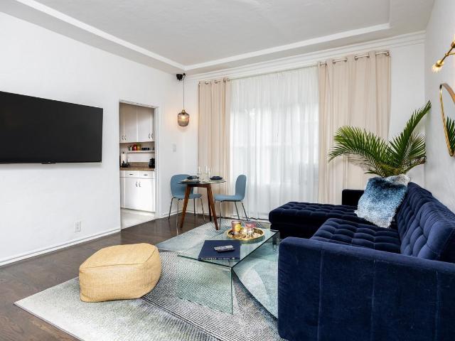 Don Carlos Apartments Studio Apartment for Rent at 132 S Bedford Dr, Beverly Hills, CA 90212 Beverly Hills