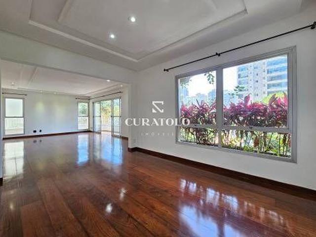 Don Eudes Orleans Bragança More com conforto e sofisticação no Paraíso: amplo apartamento de alto