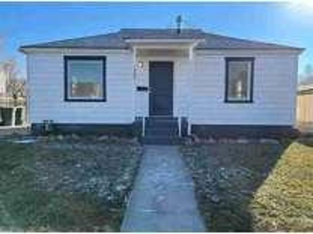 Don´t miss this opportunity to make this home yours
