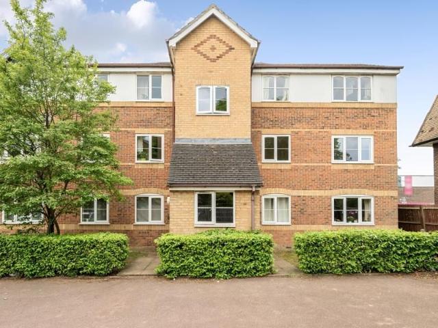 Donald Wood Gardens, Tolworth KT5, 1 bed flat to rent, £1,375 pcm | PrimeLocation