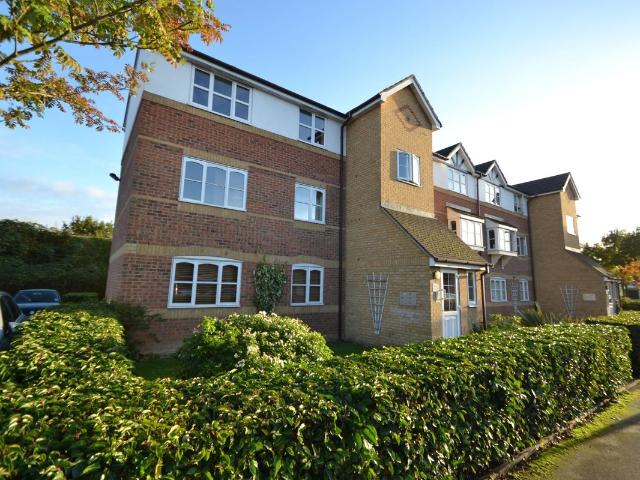 Donald Woods Gardens, Tolworth, Surbiton KT5, 1 bed flat to rent, £1,375 pcm | PrimeLocation
