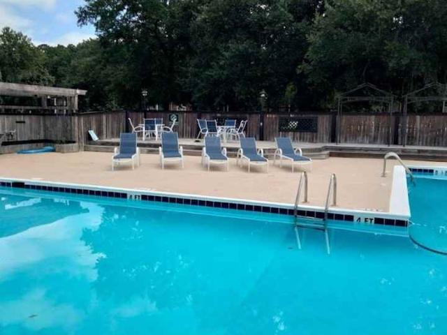 Donaree Village 1 Bedroom Apartment for Rent at 6701 Dorchester Rd, North Charleston, SC 29418