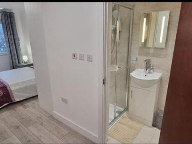 Doncaster Drive, Northolt, 1 Bedroom House