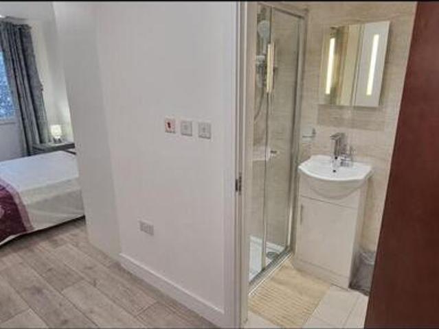 Doncaster Drive, Northolt, 1 Bedroom House