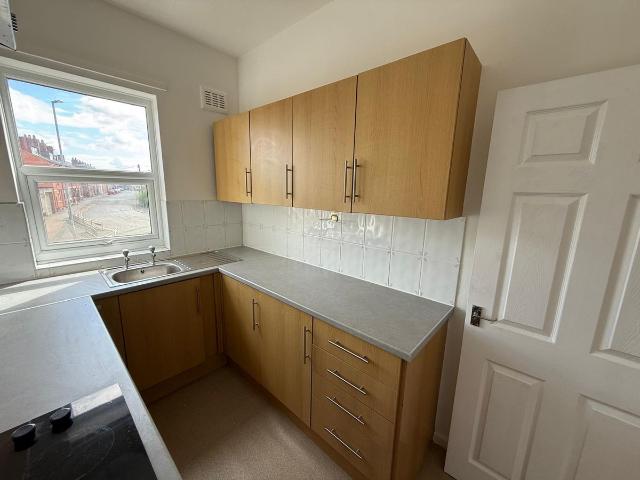 Doncaster Road, Wakefield WF1, 1 bed flat to rent, £550 pcm | PrimeLocation