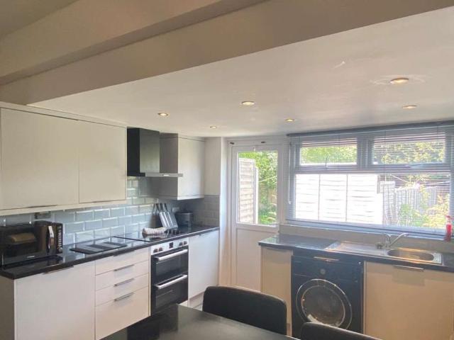 Doncaster Road Room 1