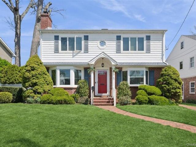 Doncaster Rd, Malverne, Home For Sale