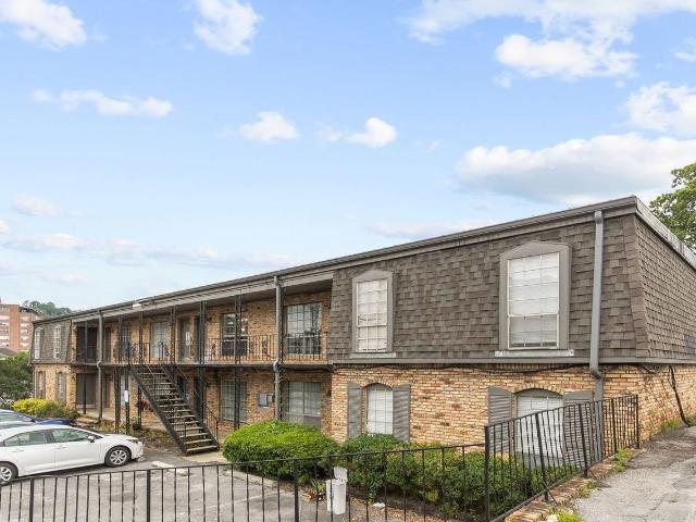 Donegal Place 1 Bedroom Apartment for Rent at 2964 Rhodes Cir S, Birmingham, AL 35205 Highland Park