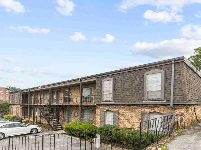 Donegal Place 2 Bedroom Apartment for Rent at 2964 Rhodes Cir S, Birmingham, AL 35205 Highland Park