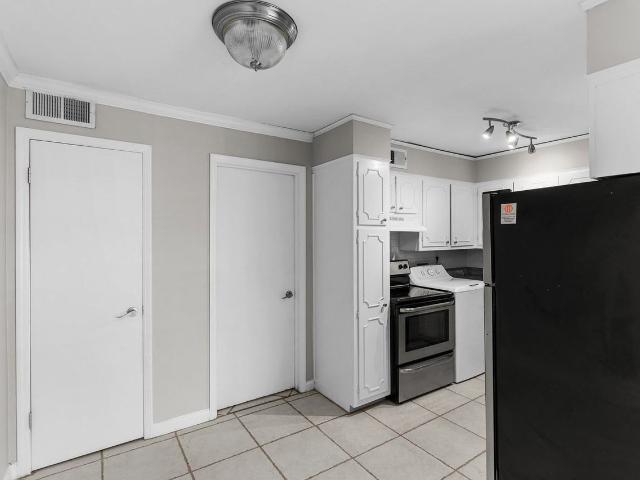 Donegal Place 2 Bedroom Apartment for Rent at 2964 Rhodes Cir S, Birmingham, AL 35205 Highland Park