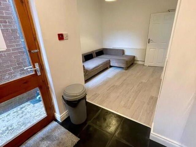 Donegall Road, Room 4, & ROOM 1. All Bills Included, Belfast, BT12 5NA