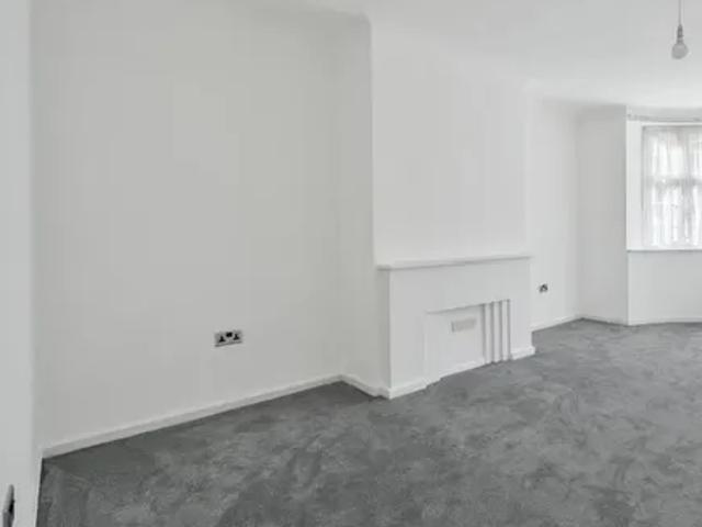 Donhead Preparatory School, 33 Edge Hill, London, SW19 4NP, United Kingdom | 4 bed house for rent #166977694 | Rentberry